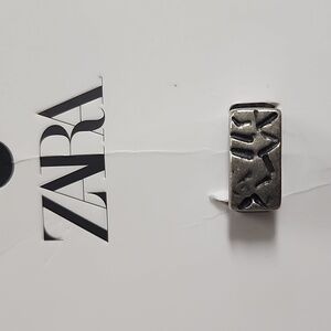 Zara | Jewelry | Zara Embossed Signet Ring | Poshmark